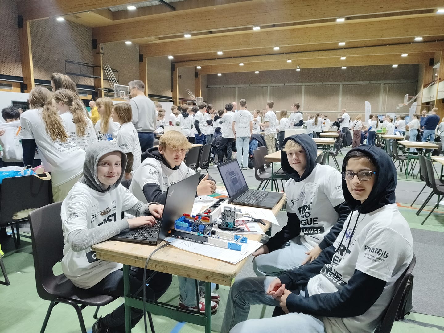 2A STEM-W naar finale First Lego League | Provinciale Handelsschool Hasselt